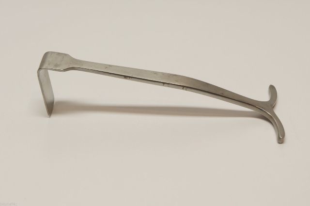 Aesculap Retractor Orthopedic Smillie Small Crvd Blade Fishtail Hdl Cr ...