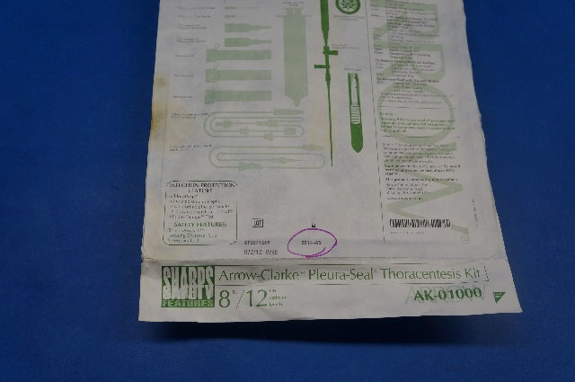 Arrow AK-01000 Clarke Pleura-Seal Thoracentesis Kit – Imedicsales