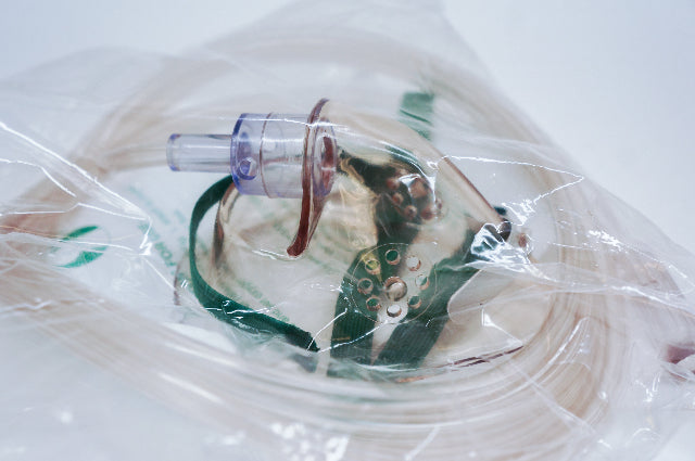 Salter Labs 1122 Oxygen Mask (Pediatric) Medium Concentration, 7Fr ...