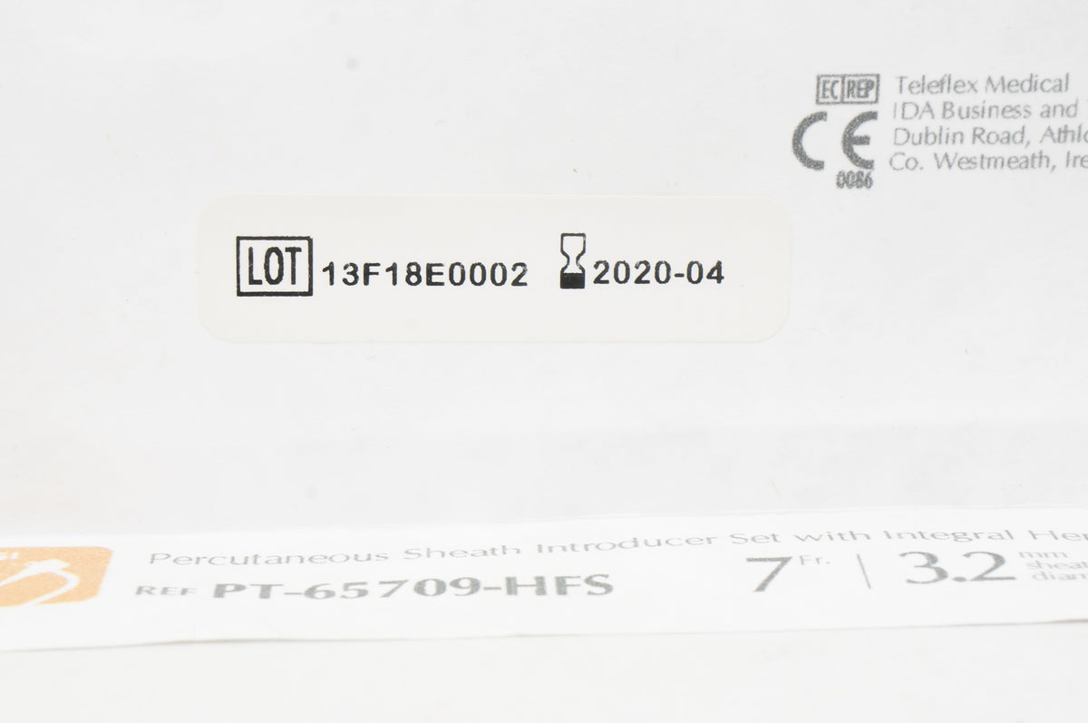 Teleflex PT-65709-HFS Arrow Percutaneous Sheath Introducer Set (x ...